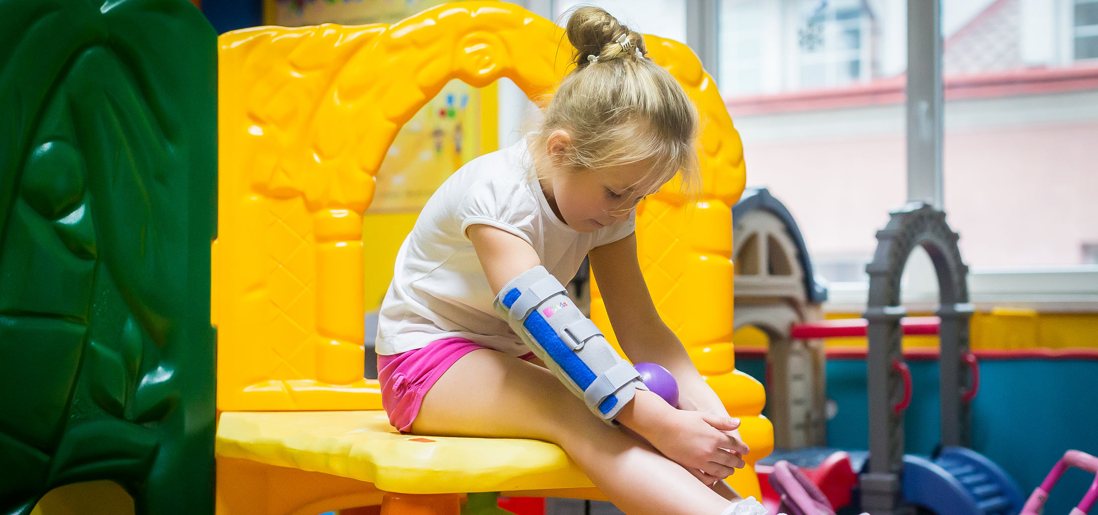 Dziecięca orteza unieruchamiająca staw łokciowy AM-TL-01 | 4Kids ...